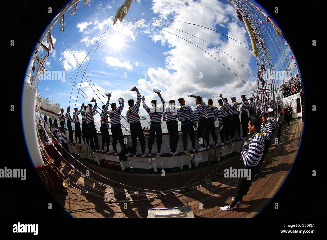 Ship goodbye hi-res stock photography and images - Alamy