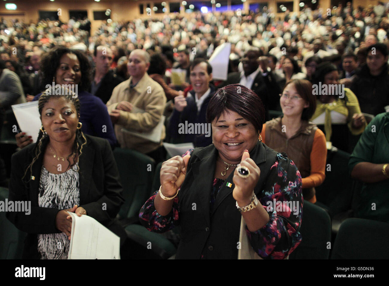 Citizen swearing in ceremony hi-res stock photography and images - Alamy
