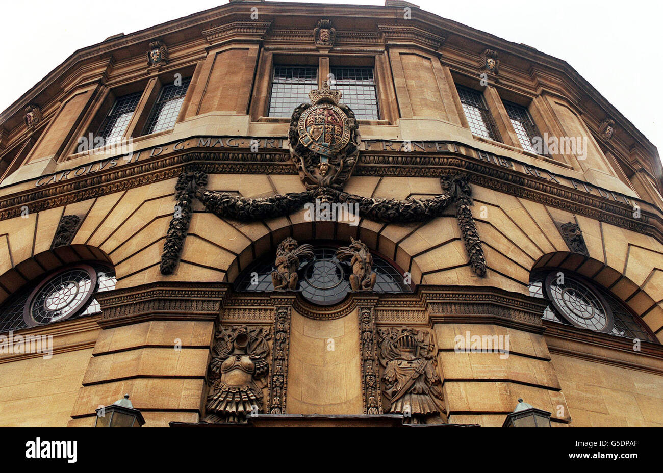 Oxford university crest emblem hi-res stock photography and images - Alamy