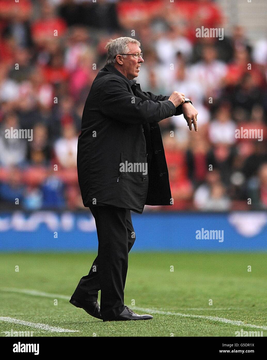 Football full length touchline ampics hi-res stock photography and ...