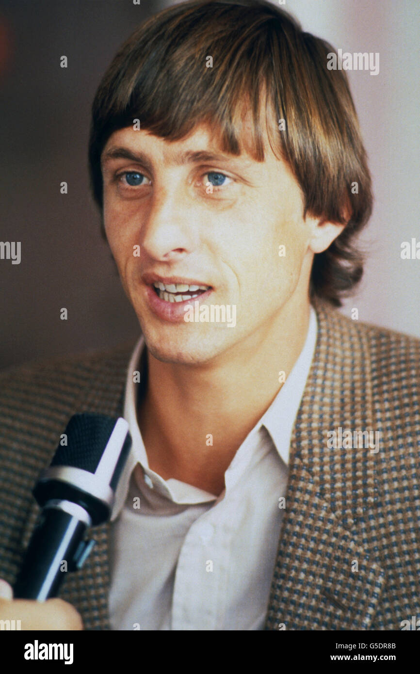 Johann cruyff hi-res stock photography and images - Alamy
