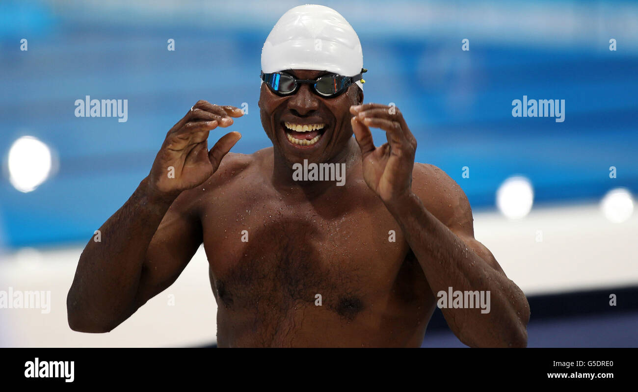 False start swimming hi-res stock photography and images - Alamy