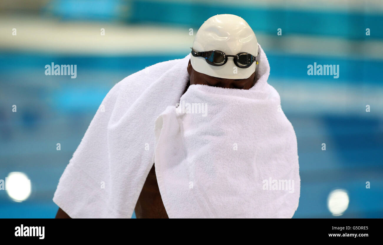 False start swimming hi-res stock photography and images - Alamy