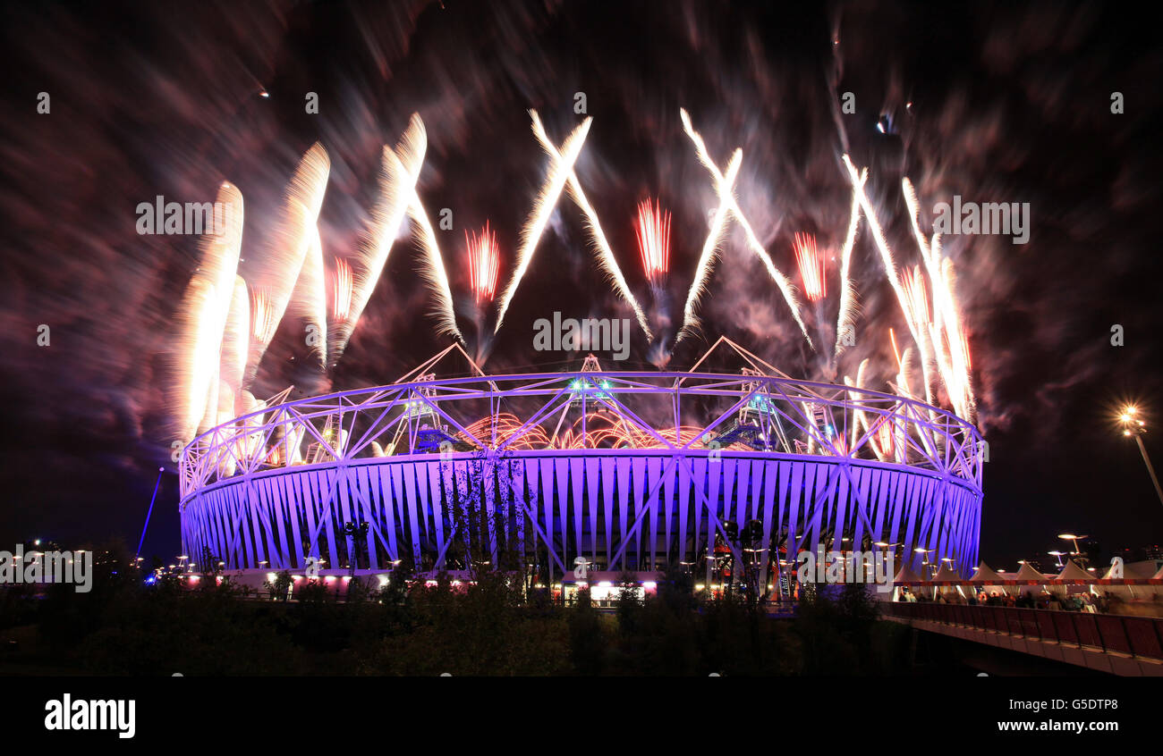 London olympic stadium fireworks hi-res stock photography and images ...
