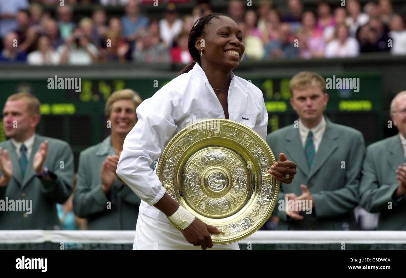 NO COMMERCIAL USE: USA's Venus Williams celebrates with the trophy ...
