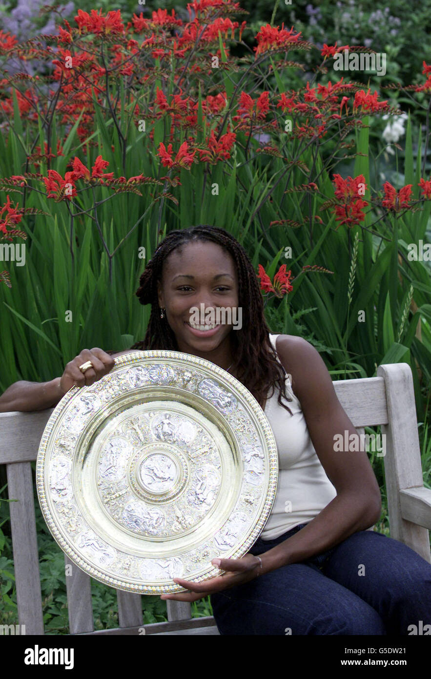 Usas venus williams celebrates trophy hi-res stock photography and ...