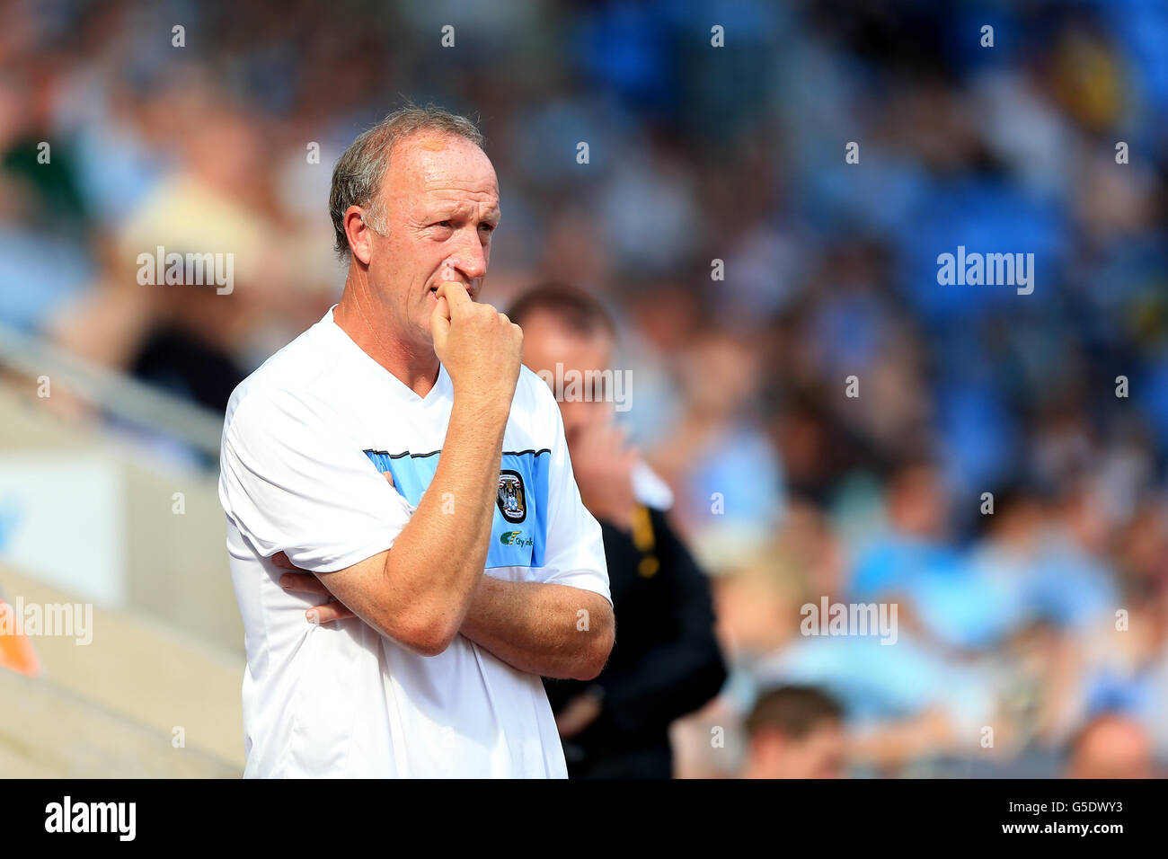 Goalkeeping coach steve ogrizovic hi-res stock photography and images ...