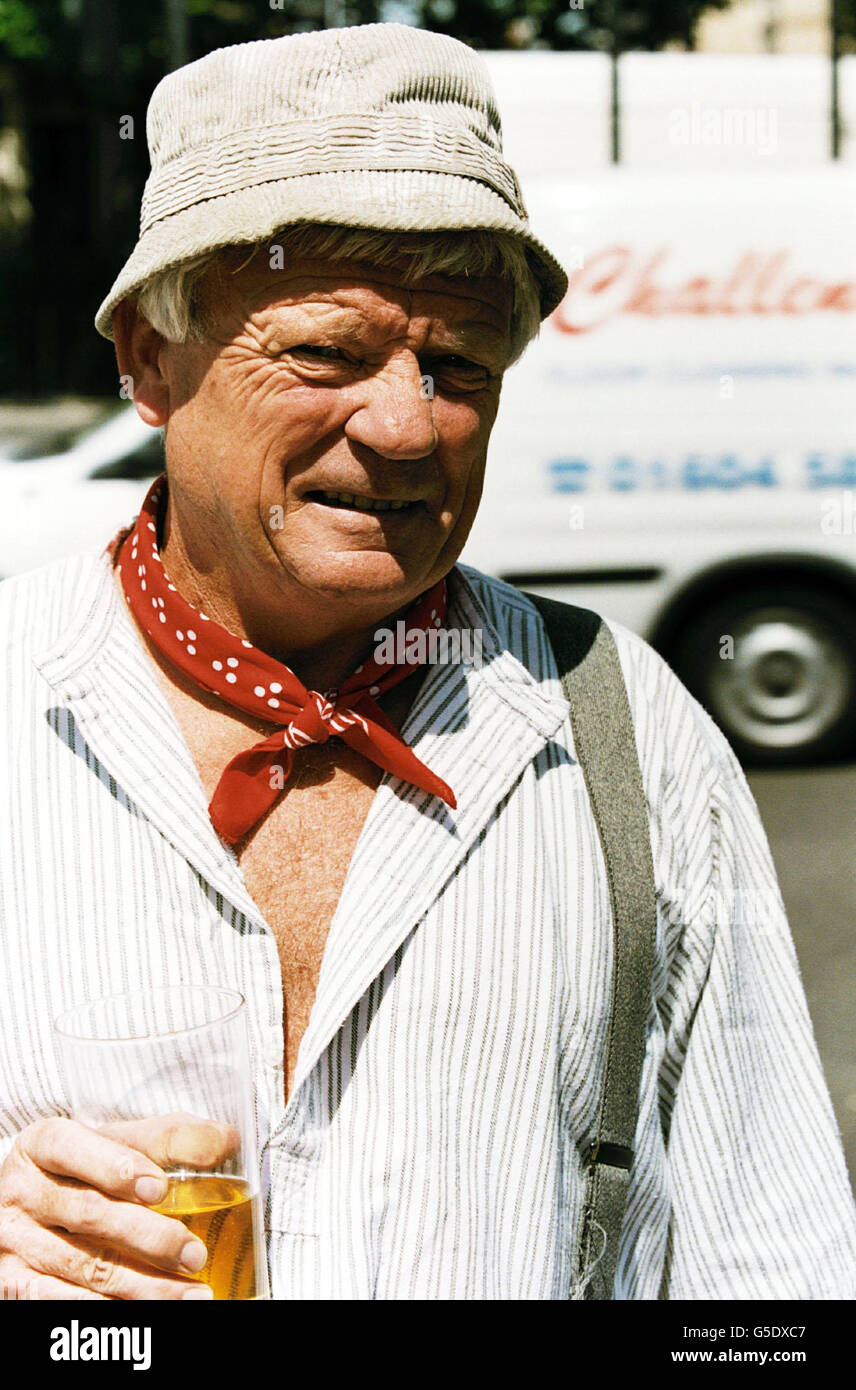 Tommy Banner from the Wurzels at L'il Backyard Cliub, Fitz & Firkin ...