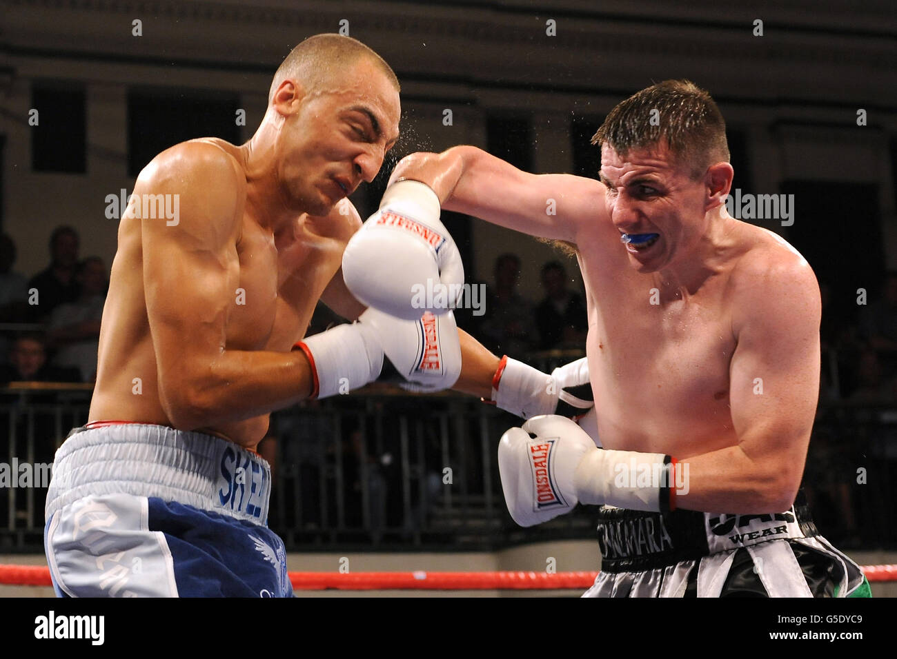 Southern area welterweight championsip hi-res stock photography and ...