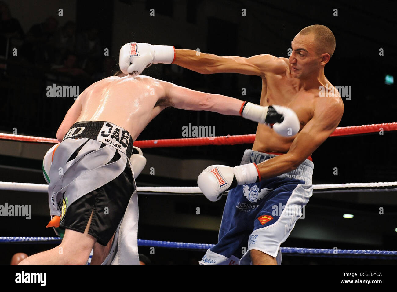 Southern area welterweight championsip hi-res stock photography and ...