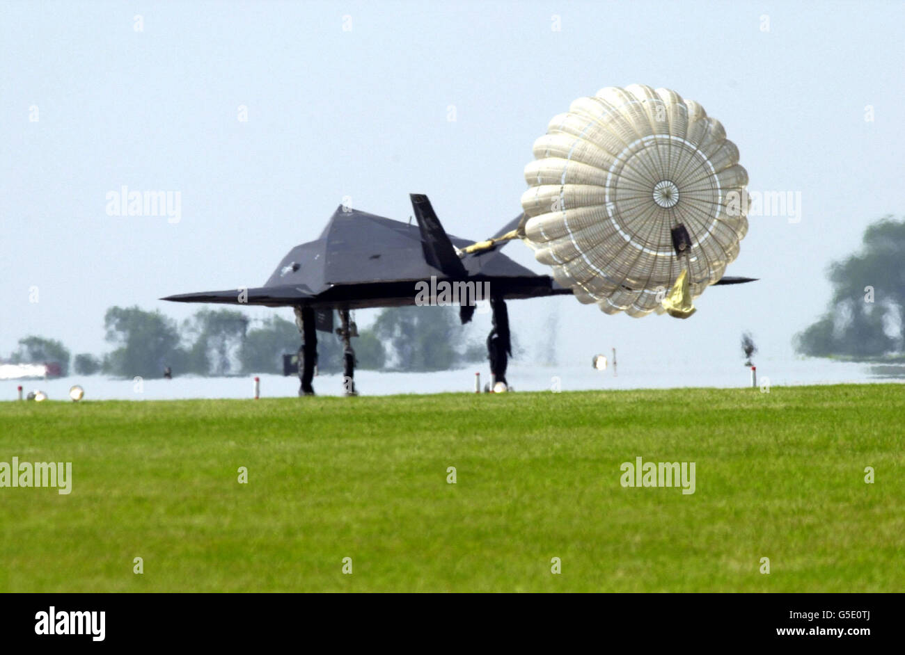 The American F-117 Stealth Nighthawk pilot, piloted by Englishman ...