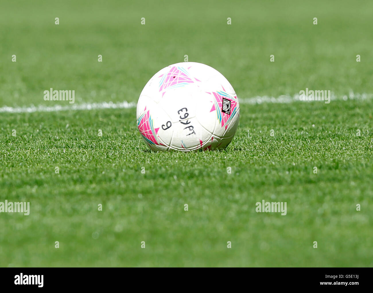 Match day ball on the pitch hi-res stock photography and images - Alamy