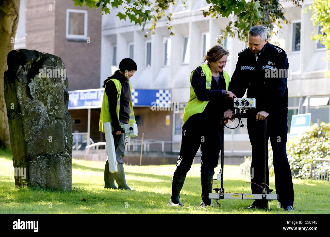 Archaeologists Maureen Kilpatrick using a Resistance Meter and Beth ...