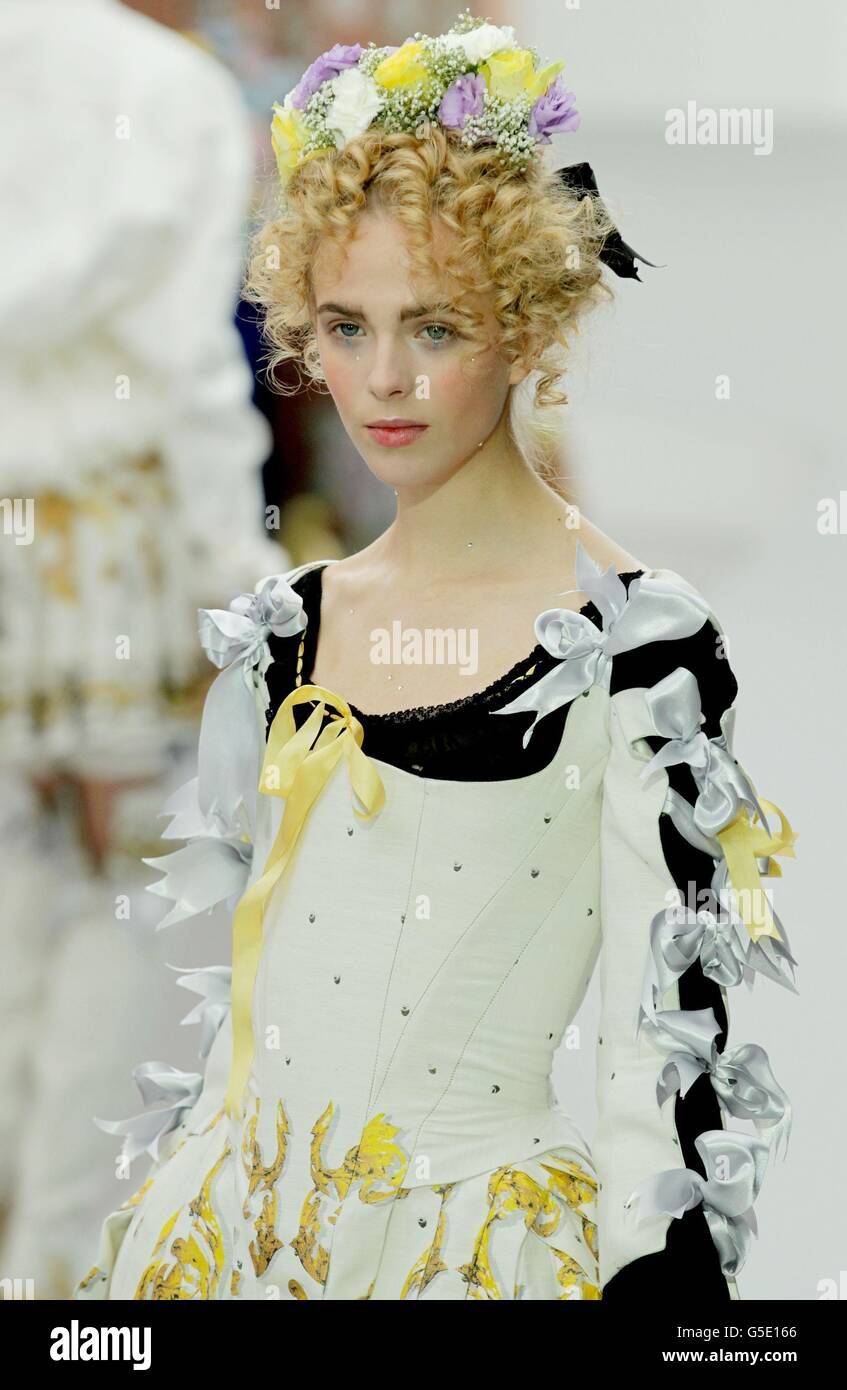 Meadham Kirchhoff catwalk - London Fashion Week Stock Photo - Alamy