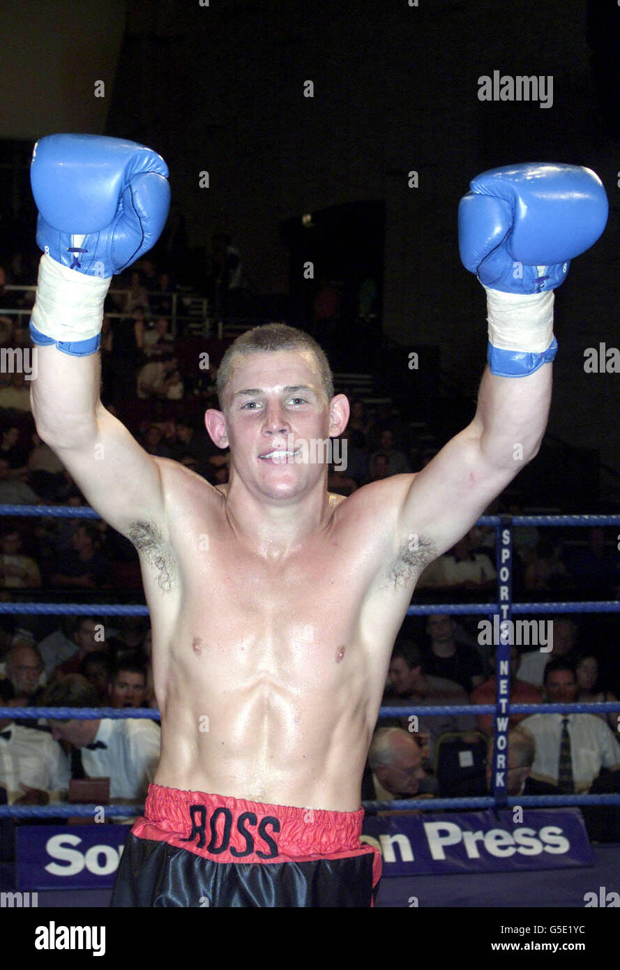 Ross Minter (son of Alan Minter) celebrates victory after defeating ...
