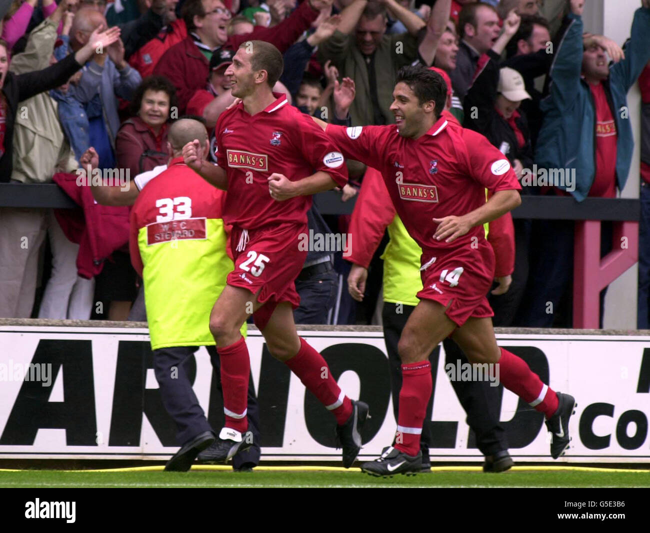 Sport football celebrating wba hi-res stock photography and images - Alamy