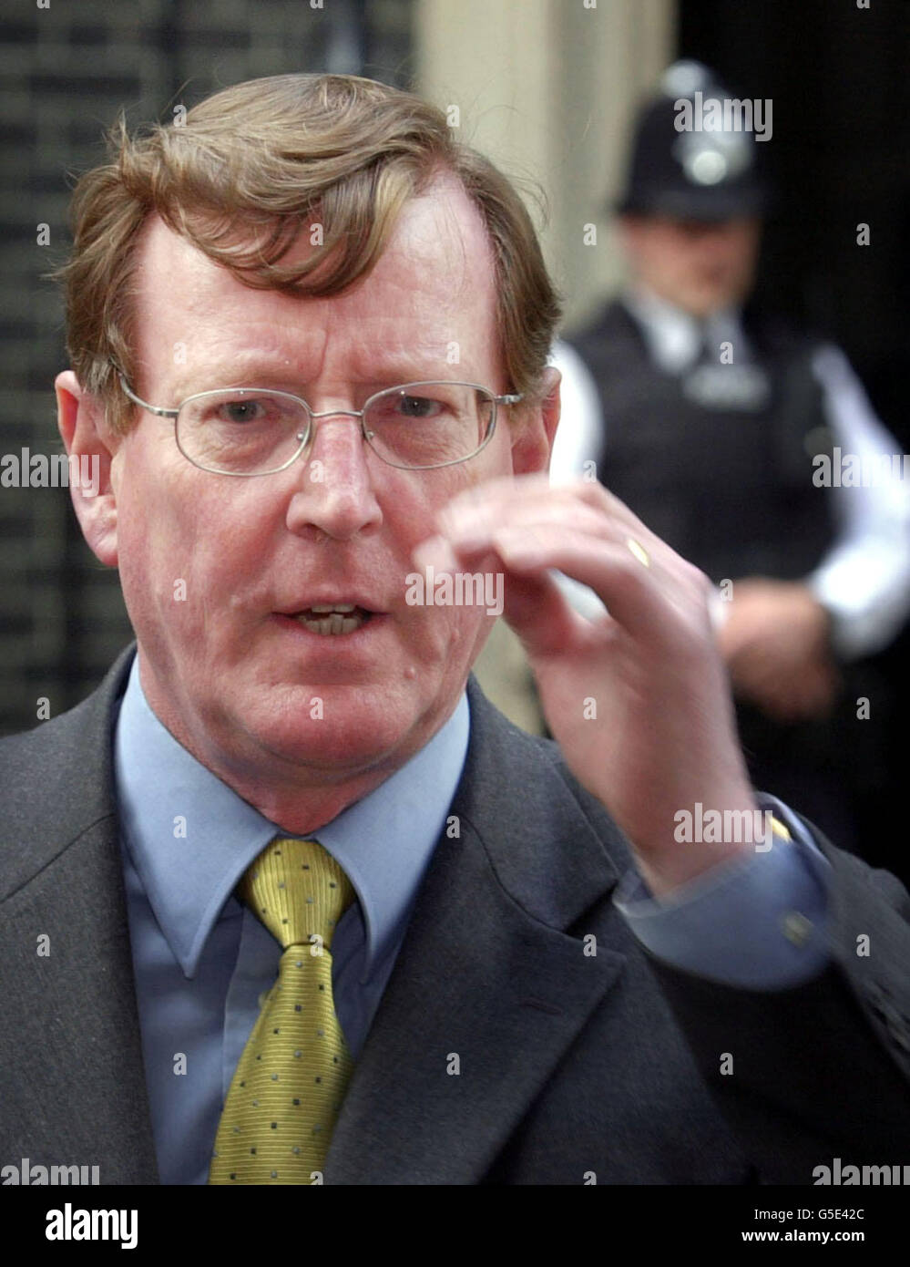 Politics head head shot david trimble hi-res stock photography and ...