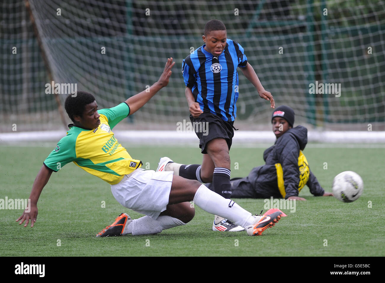 Soccer lambeth world cup final motspur park hi-res stock photography ...