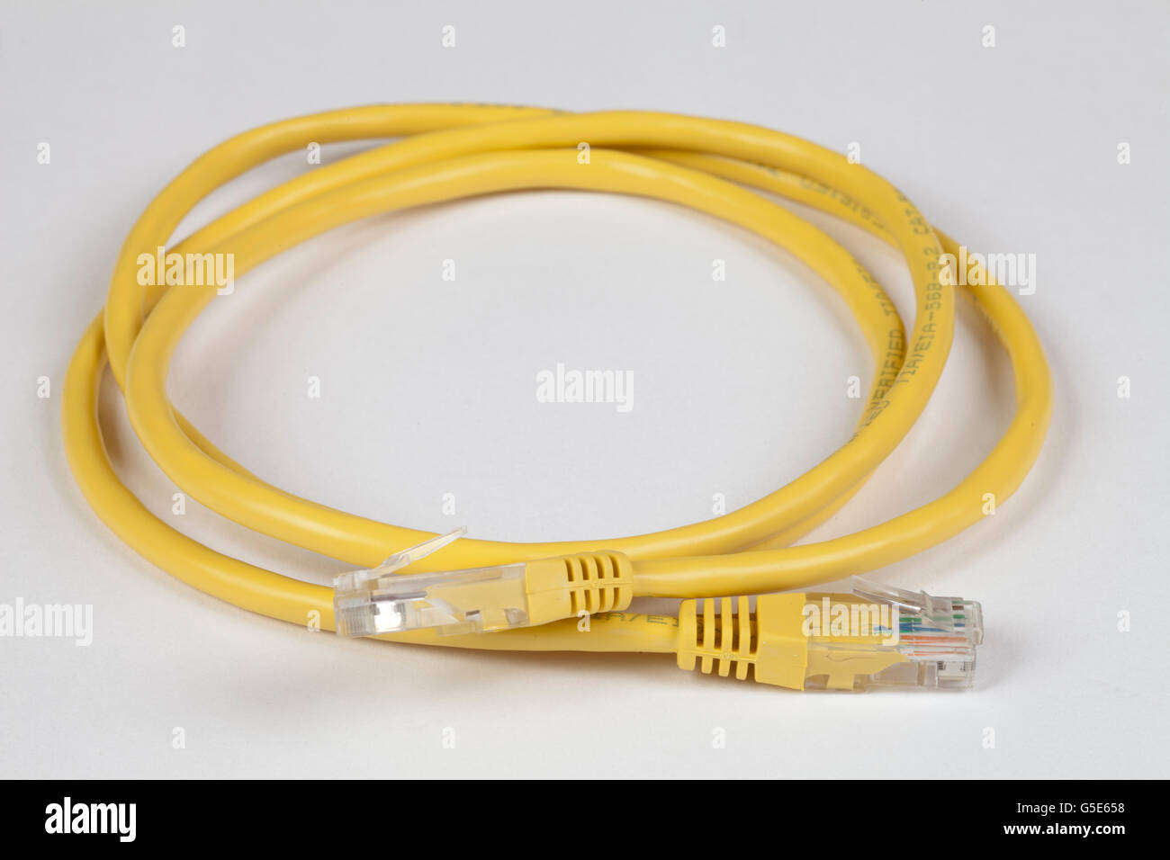 Internet cable cut out hi-res stock photography and images - Alamy