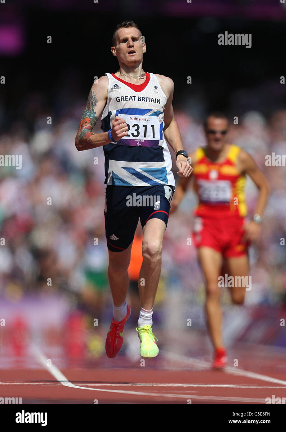 Heat 1 of the mens 800m t12 hi-res stock photography and images - Alamy