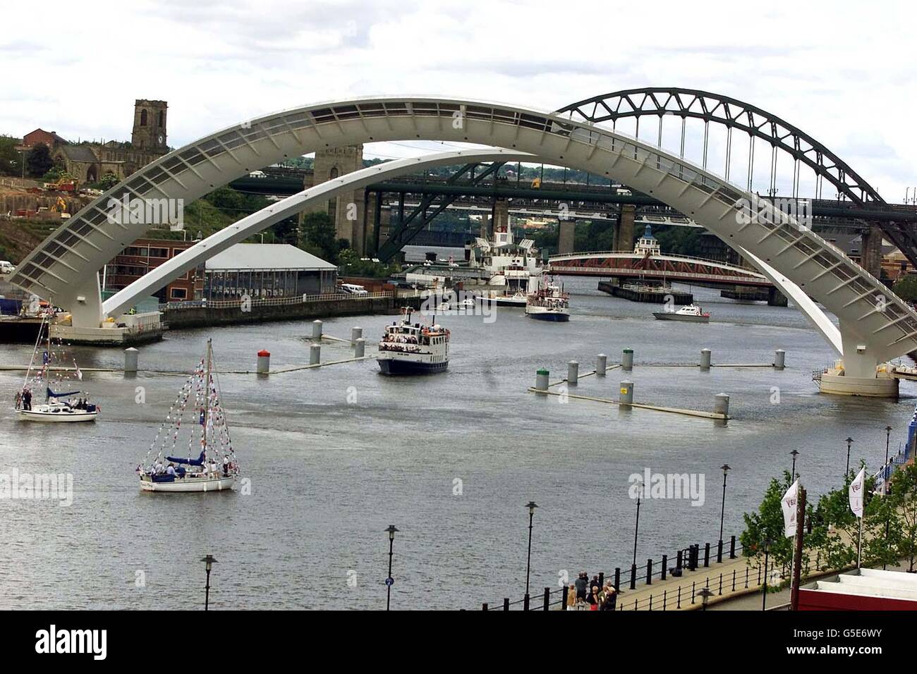 Tyne Millennium Eye bridge Stock Photo - Alamy