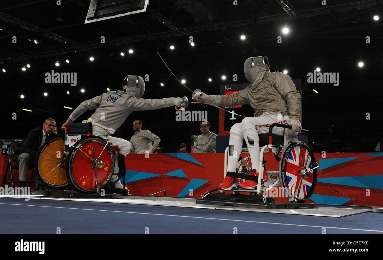 Wheelchair fencing paralympics wheelchair fencing hi-res stock ...