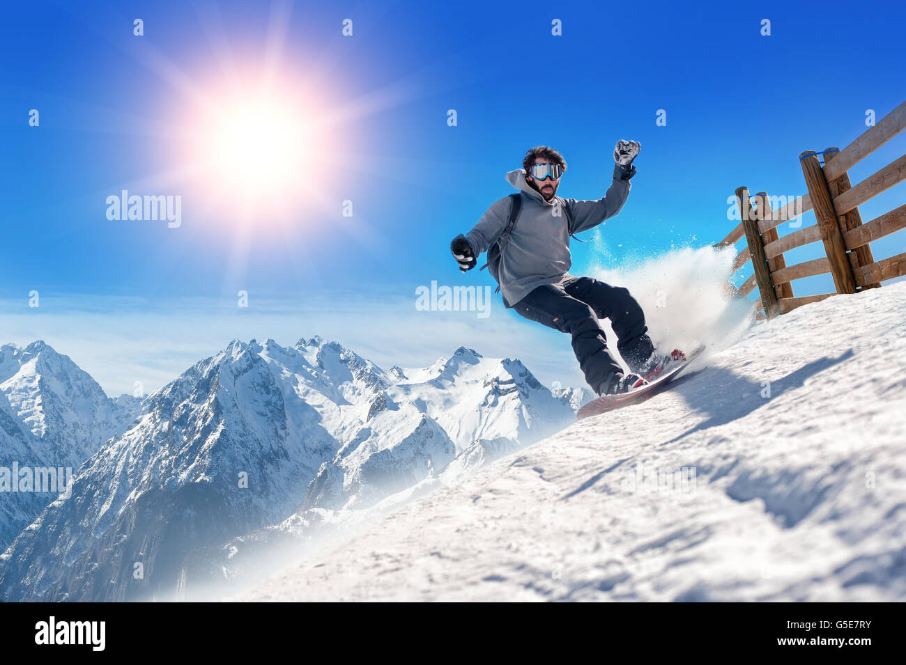 Snowboarder freerider. Winter Scenic in the French Alps, Les 2 Alpes ...