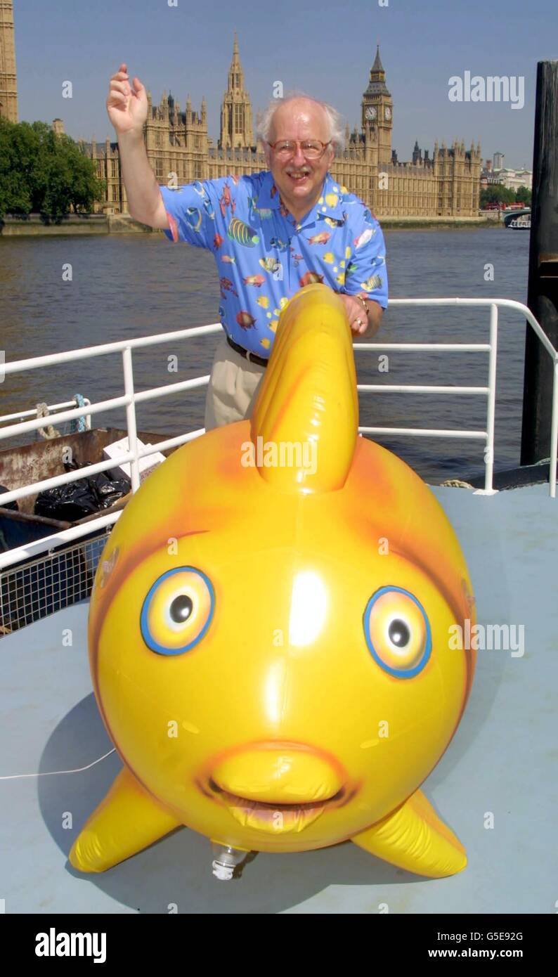 Weatherman michael fish hi-res stock photography and images - Alamy