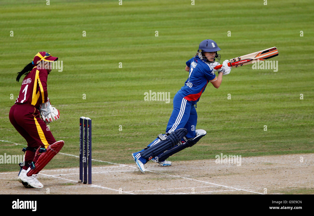 Laura marsh cricket hi-res stock photography and images - Alamy