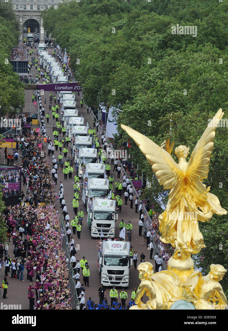 London Olympic Games - Athletes Victory Parade Stock Photo - Alamy
