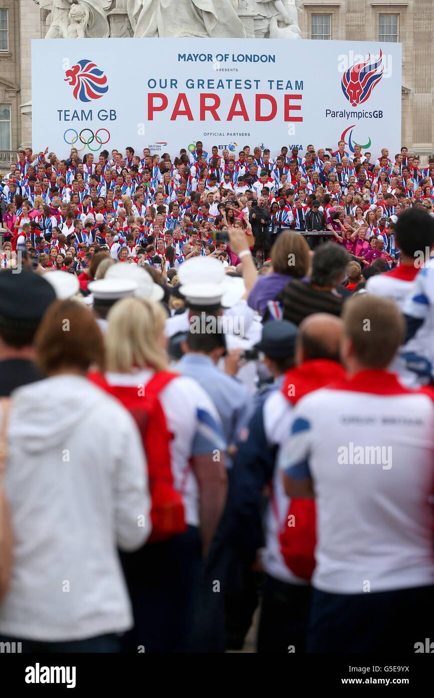 London Olympic Games - Athletes Victory Parade Stock Photo - Alamy
