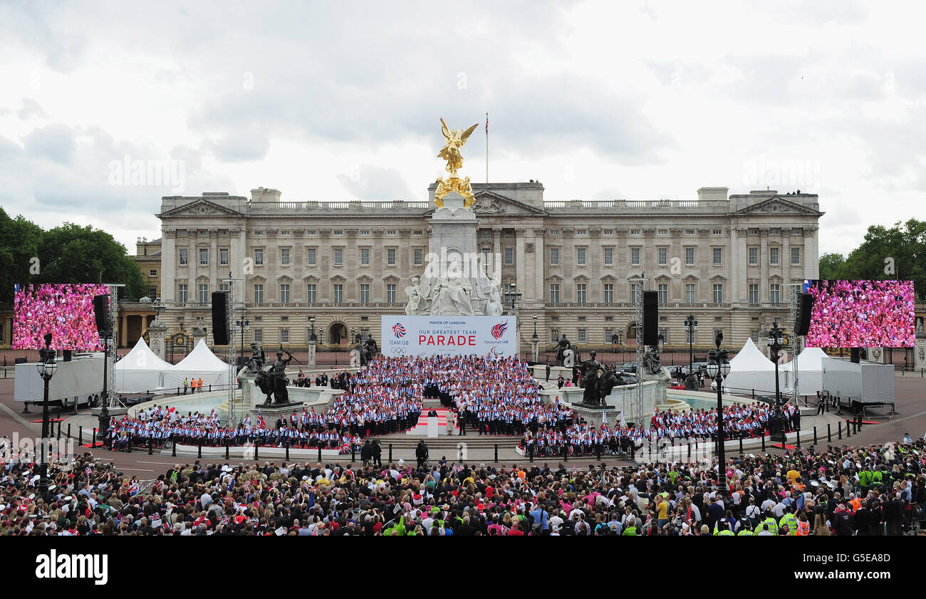 London Olympic Games - Athletes Victory Parade Stock Photo - Alamy