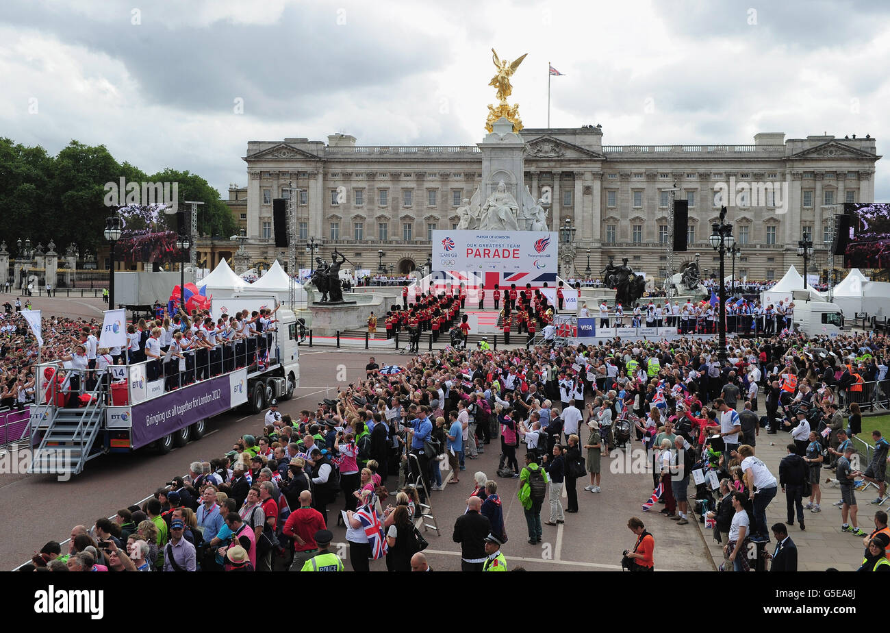 London Olympic Games - Athletes Victory Parade Stock Photo - Alamy