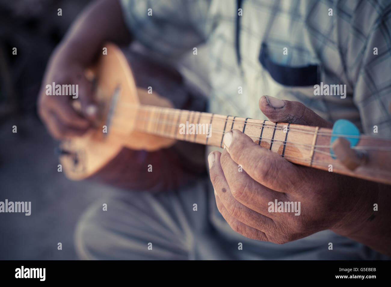 Baglama hi-res stock photography and images - Alamy