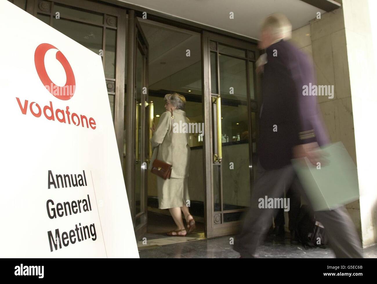 Logo Vodafone Group Stock Photos & Logo Vodafone Group Stock Images - Alamy