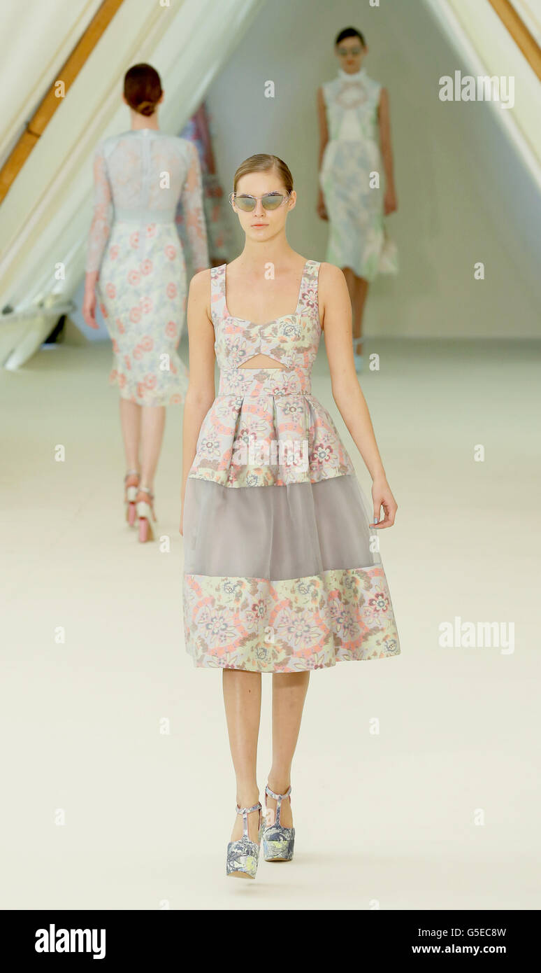 Erdem Catwalk - London Fashion Week Stock Photo - Alamy