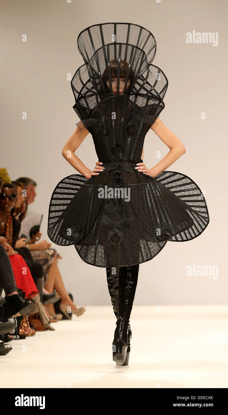Pam Hogg Catwalk London Fashion Week Stock Photo Alamy