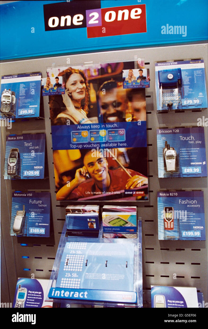 The link mobile phone shop in victoria street hi-res stock photography ...