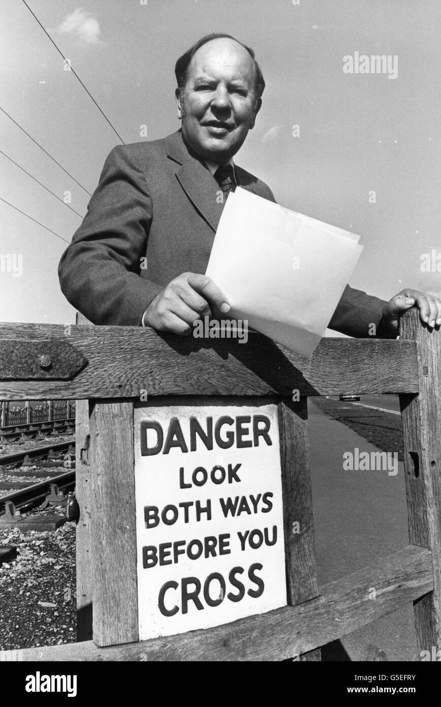Former Labour Cabinet minister Reg Prentice who is quitting the Labour ...