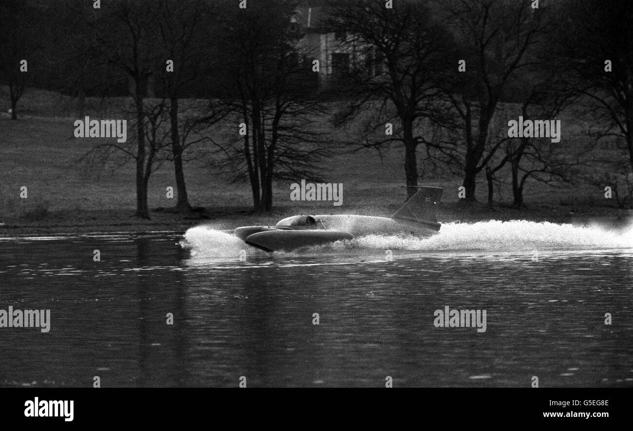BLUEBIRD 1966: With sandbags at her stern and Donald Campbell at the ...