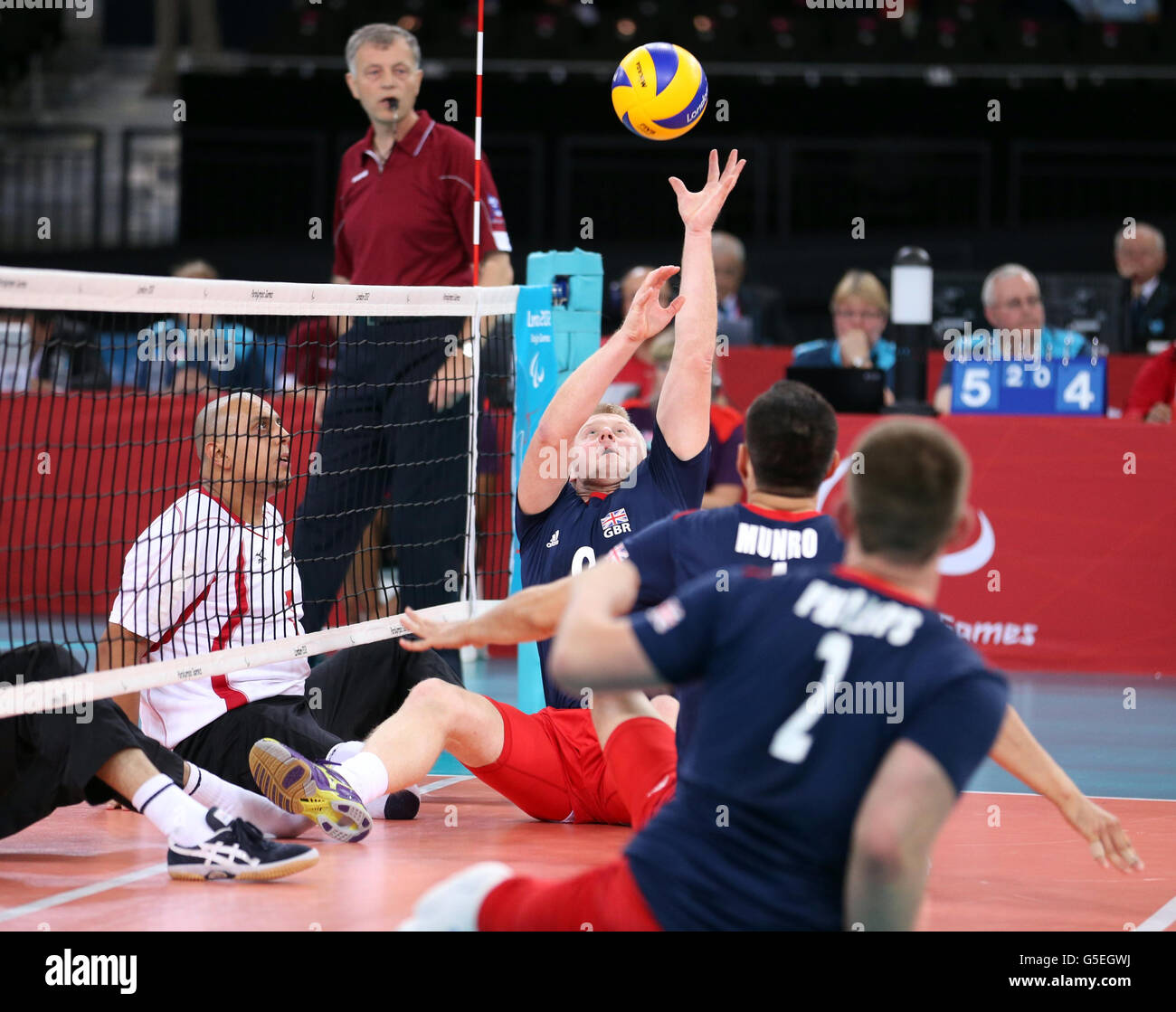 Mens paralympics sitting volleyball hi-res stock photography and images ...