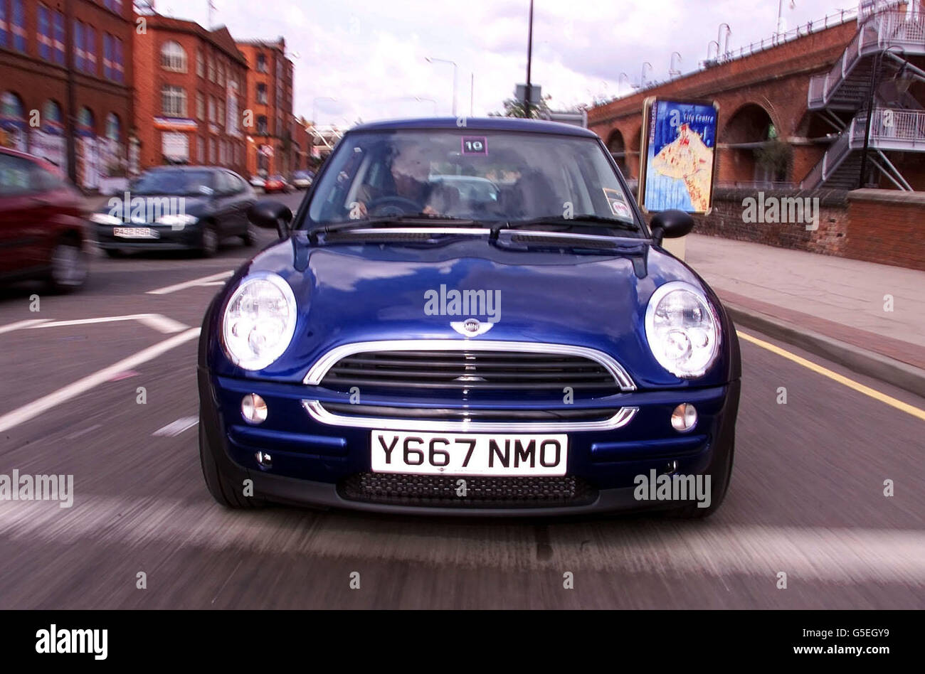 Bmw mini 2001 hi-res stock photography and images - Alamy