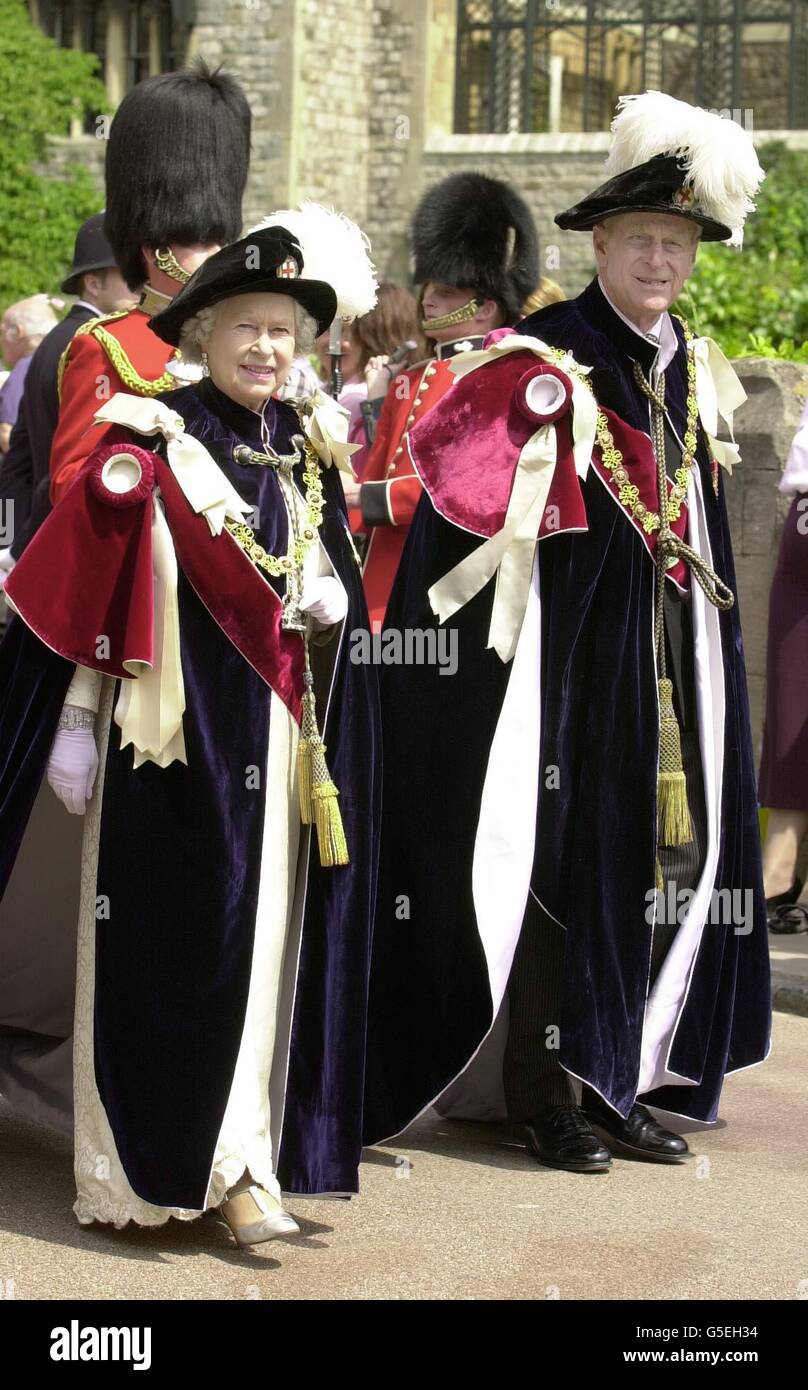 Queen and duke garter ceremony hi-res stock photography and images - Alamy