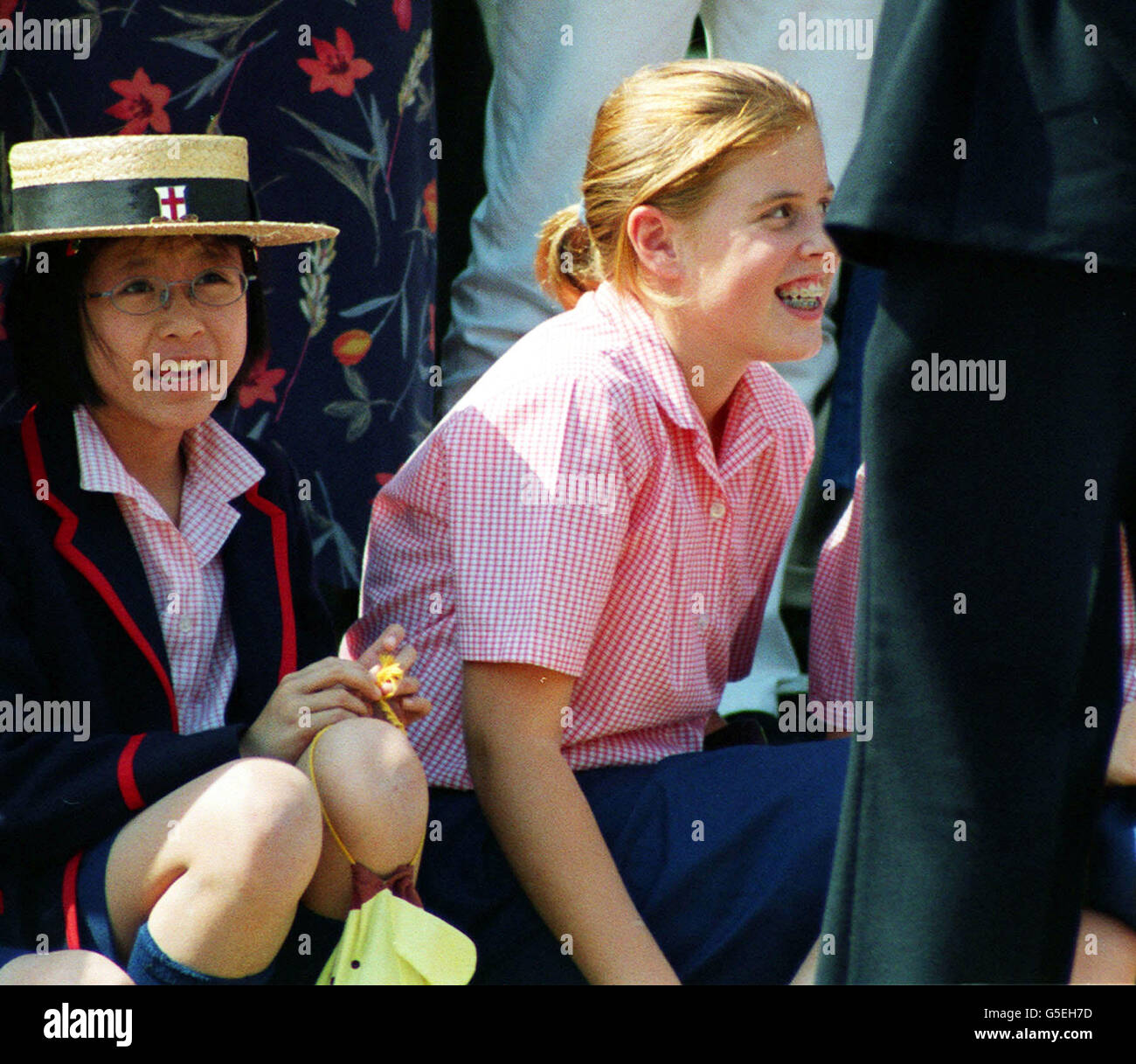 Kneeling princess hi-res stock photography and images - Alamy