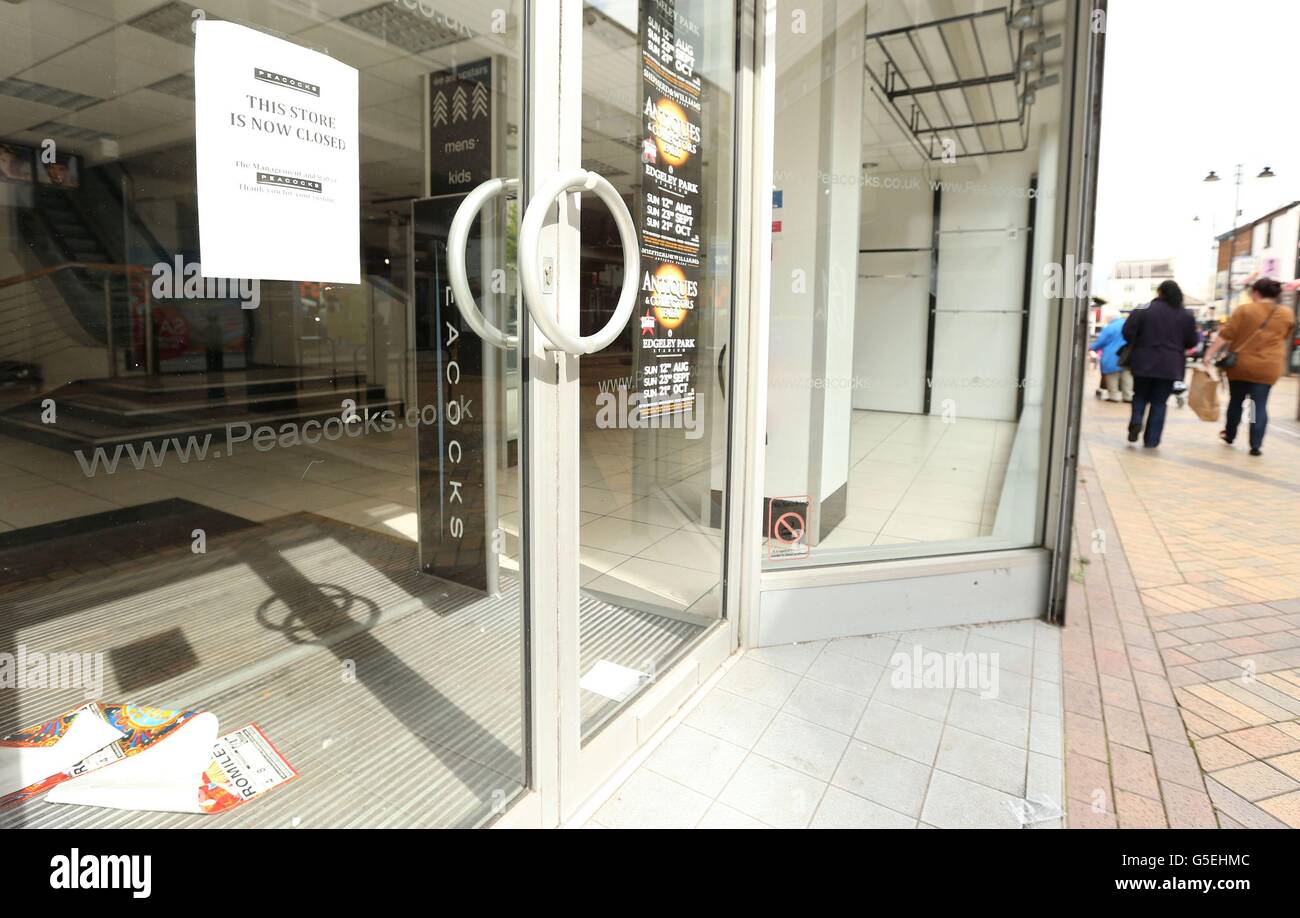 Vacant high street shops levels rise Stock Photo - Alamy