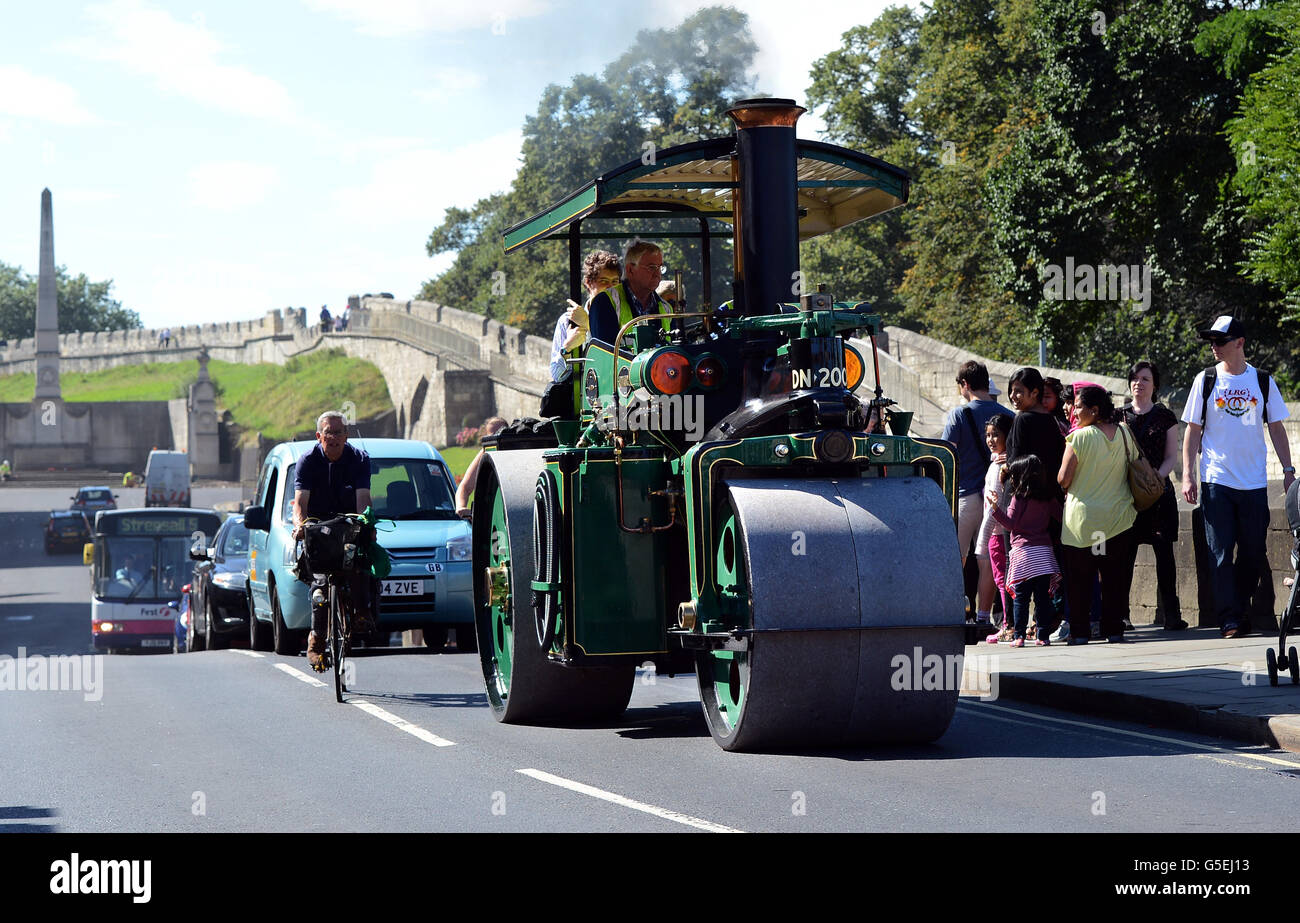 Steamroller on the streets of York Stock Photo - Alamy