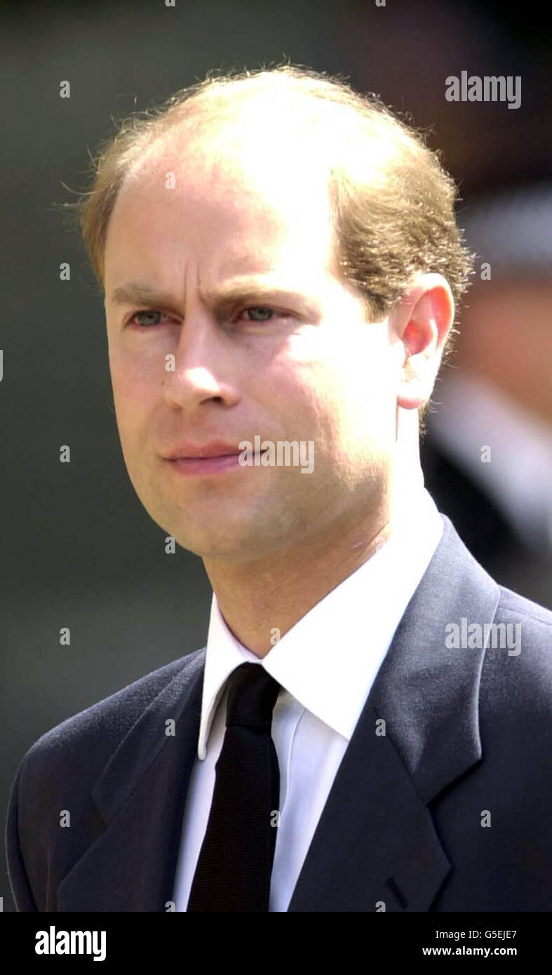 The earl of wessex arrives at st andrews cathedral hi-res stock ...