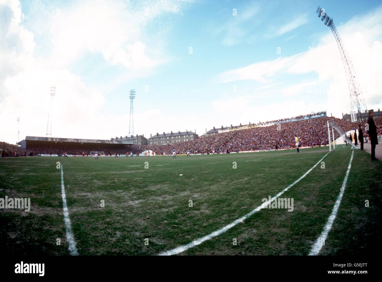 Scottish football league grounds hi-res stock photography and images ...