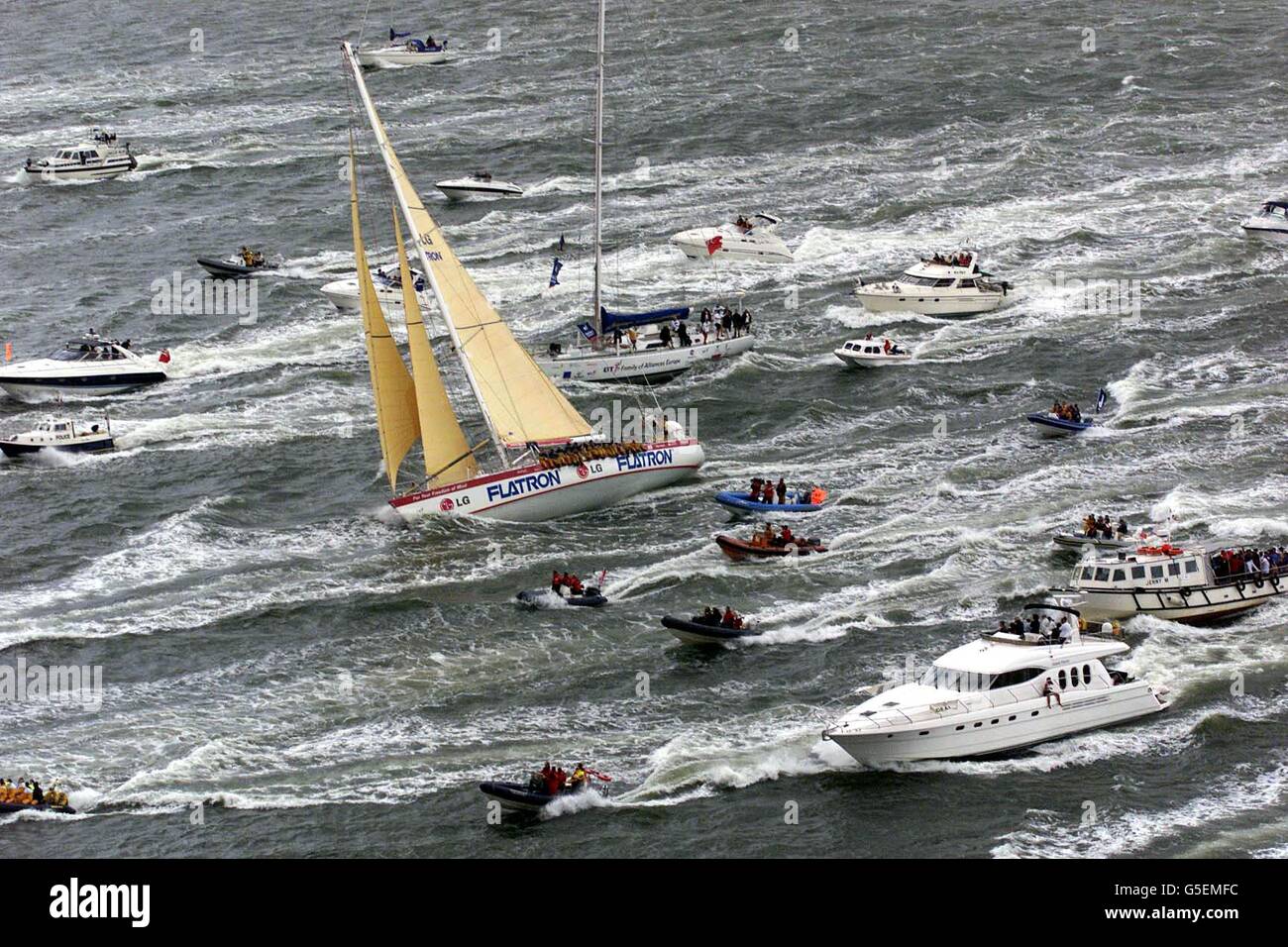 Yacht LG Flatron sails to the finish line in the BT Global Challenge in ...