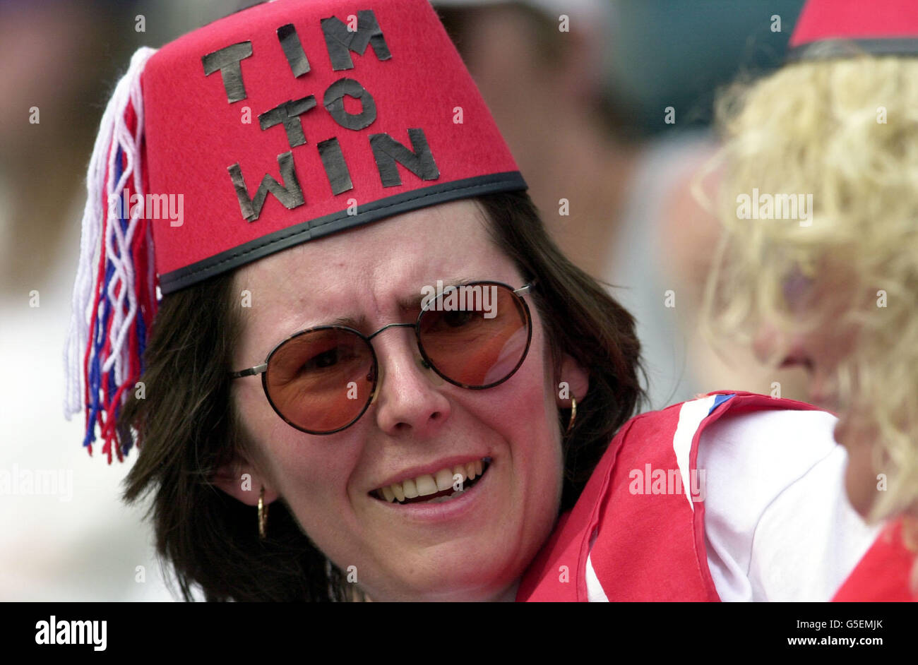 A British tennis fan waits for the Tim Henman versus Roger Federer ...